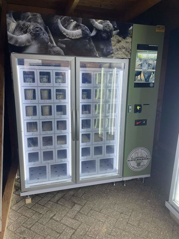 21.5 Inch Touchscreen Sustainable Cheese Vending Machine Advanced ...