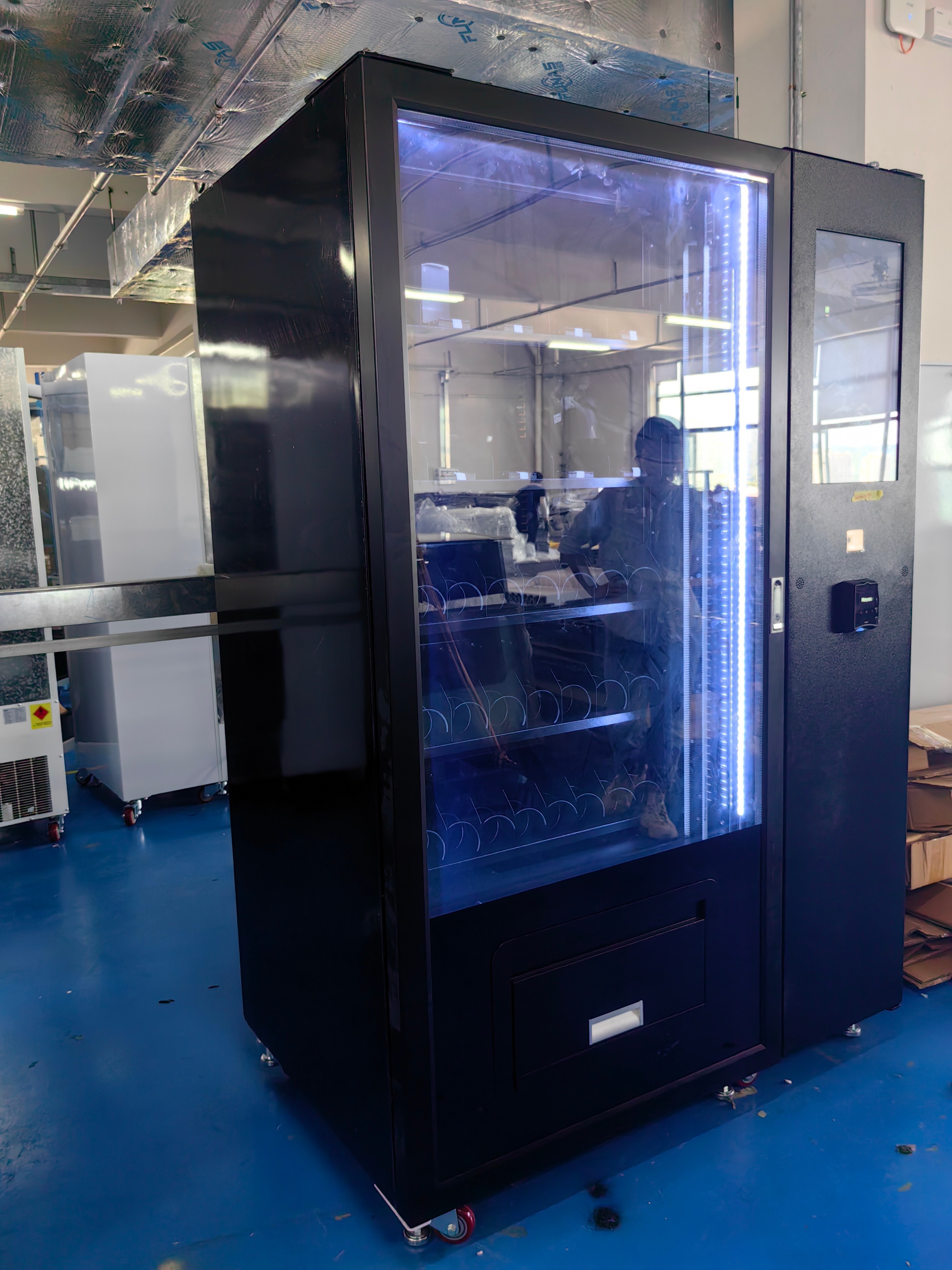 Self Service Vending Machines With 21.5 Inch Touch Screen And 300 Kg ...