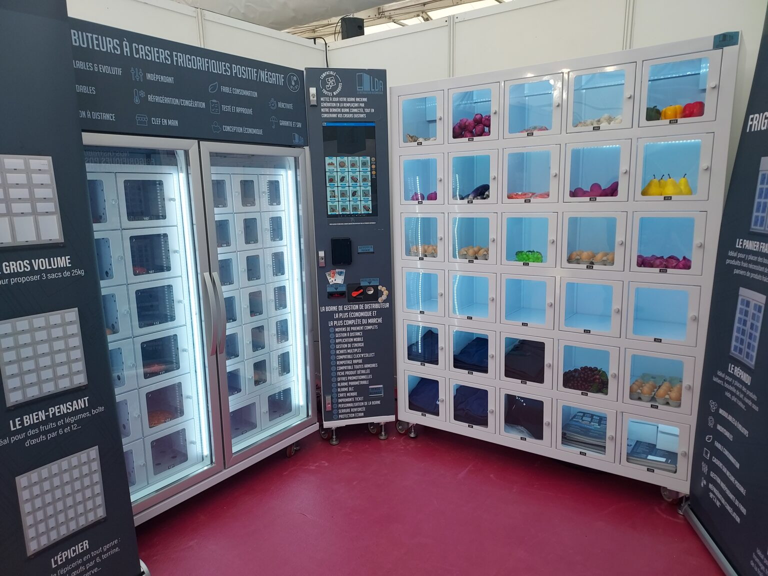 21.5 Inch Touchscreen Locker Vending Machine With Custom Graphics And ...