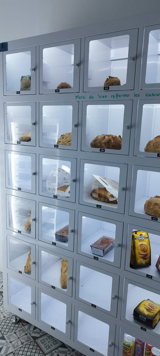 Customizable Locker Vending Machine For Reducing Food Waste Fully Automated
