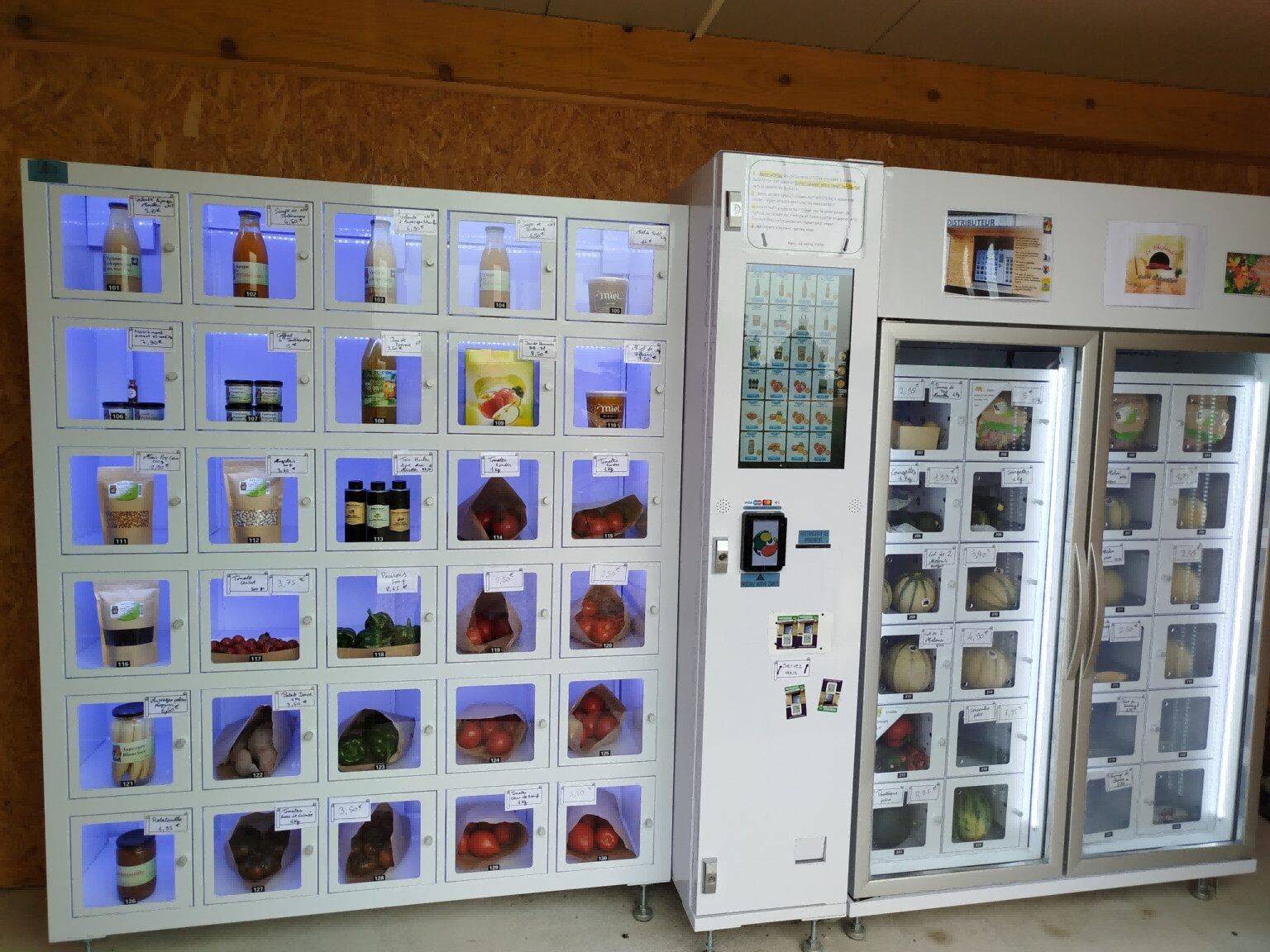 Customizable Bakery Vending Machine 110V/220V-240V For Bakery Branding