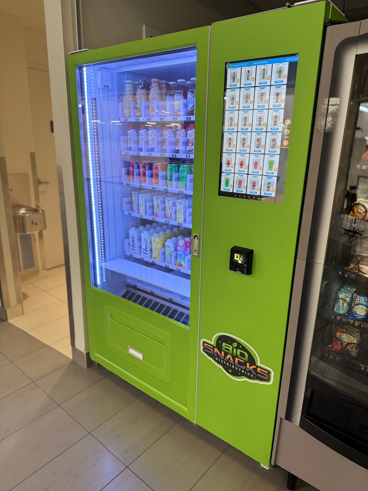 Metal Frame Self Service Vending Machines W1280mm*D830mm*H1930mm A Must ...