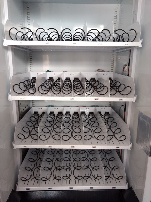 Double Layer Glass Metal Vending Machine With Lift System And Low ...