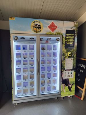 Refrigerated Vending Machines For Dairy Products -22~20℃ Automated ...